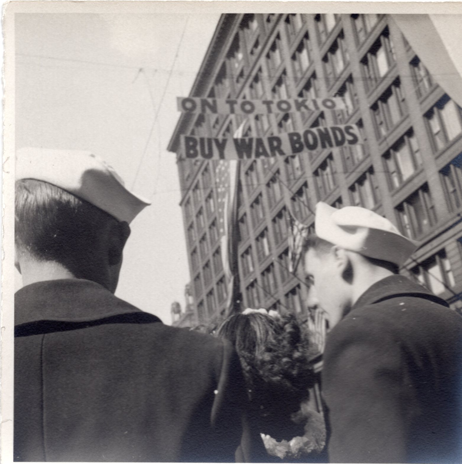 War Bonds: Yuichi Idaka and László Moholy-Nagy, photographs from 1925 ...